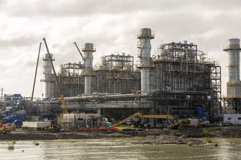 AES Colón inicia pruebas | World Energy Council Panama